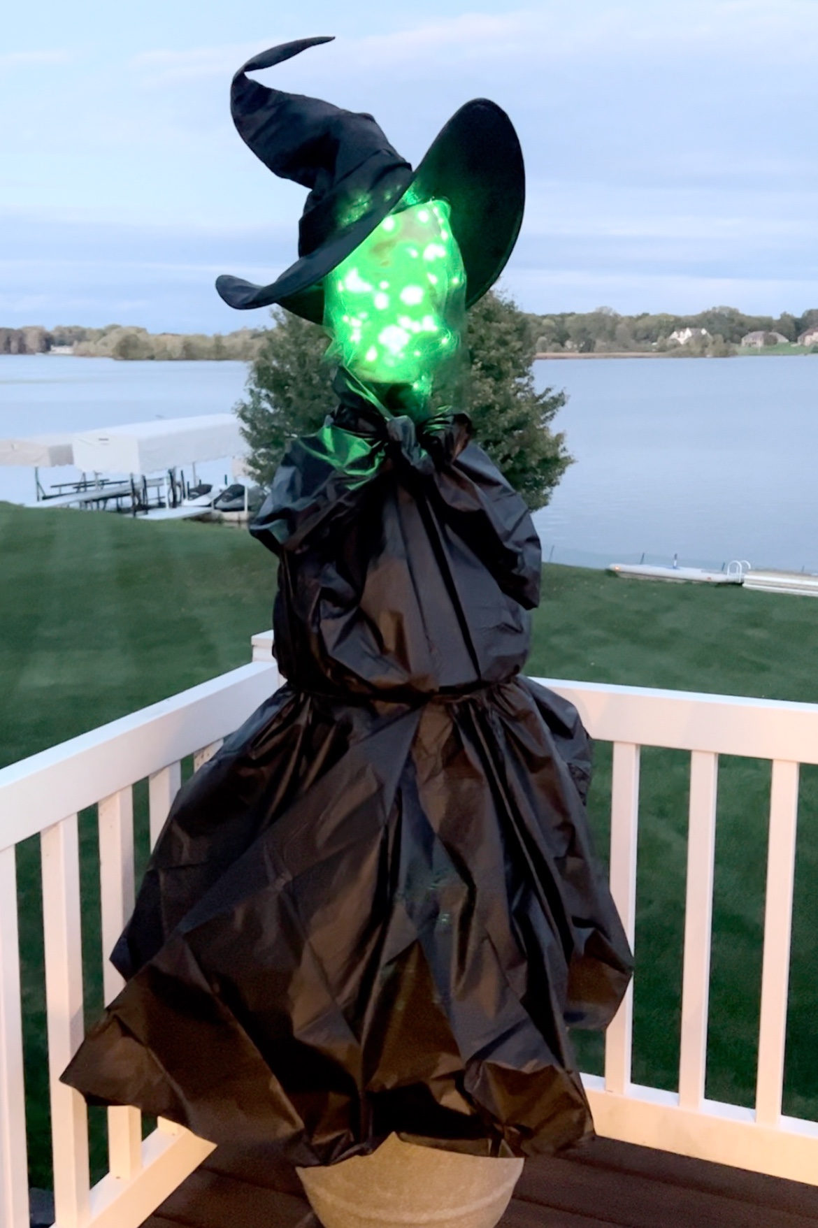 DIY Halloween Tomato Cage Witch - Family and the Lake House